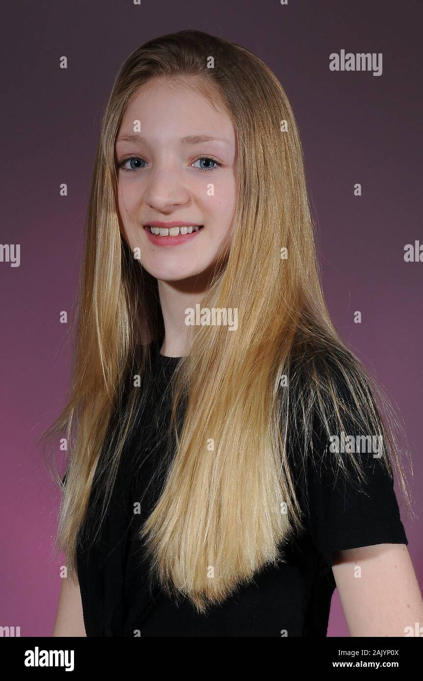 Innocent looking teen girl hi-res stock photography and images - Alamy