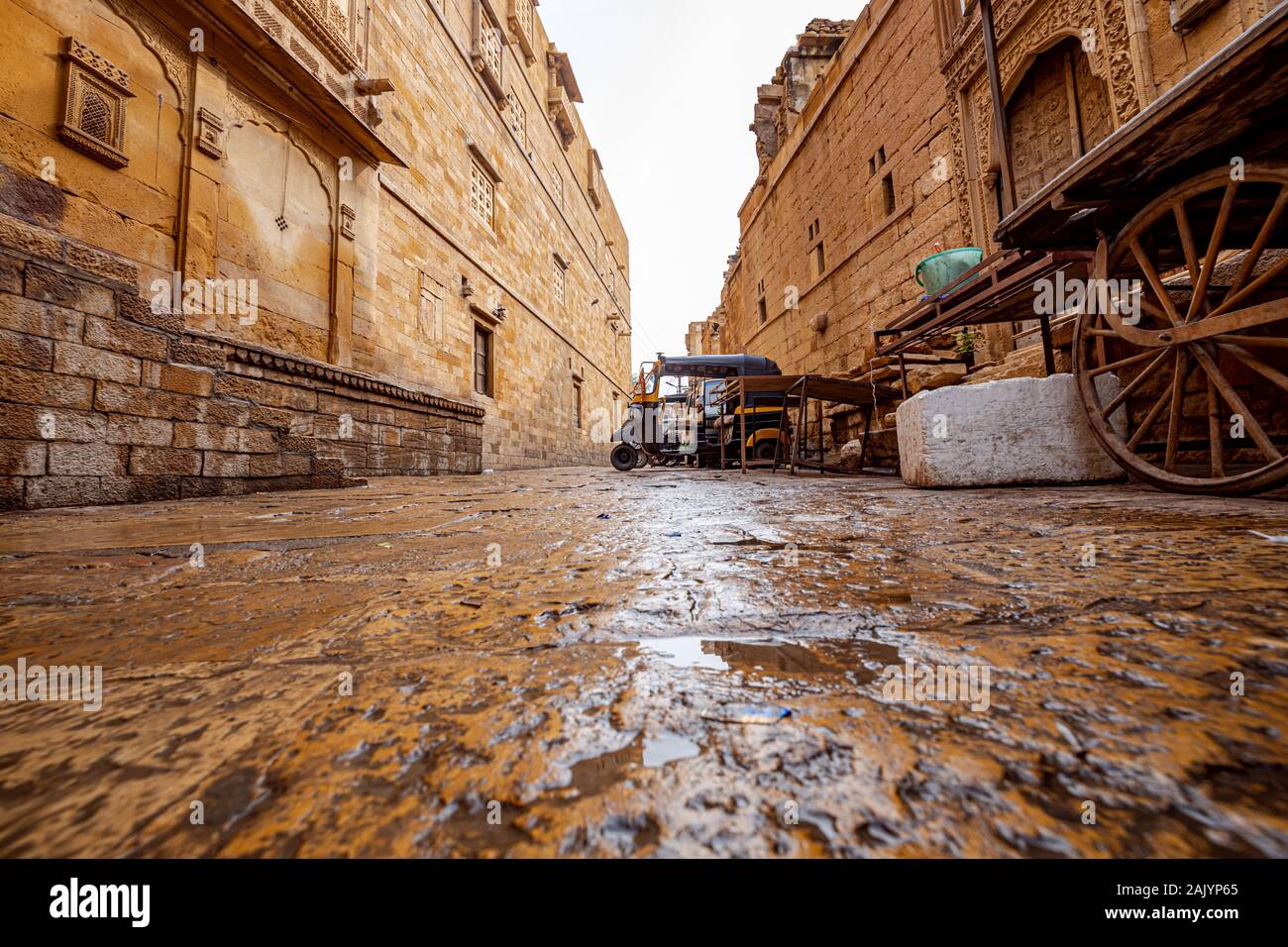 Strong architecture hi-res stock photography and images - Alamy