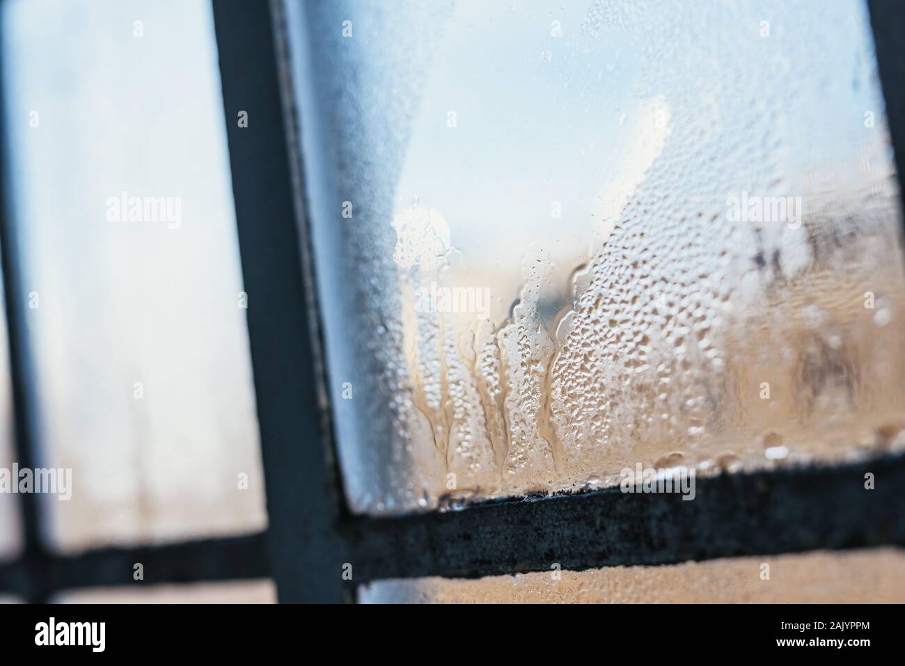 Crittall windows hi-res stock photography and images - Alamy