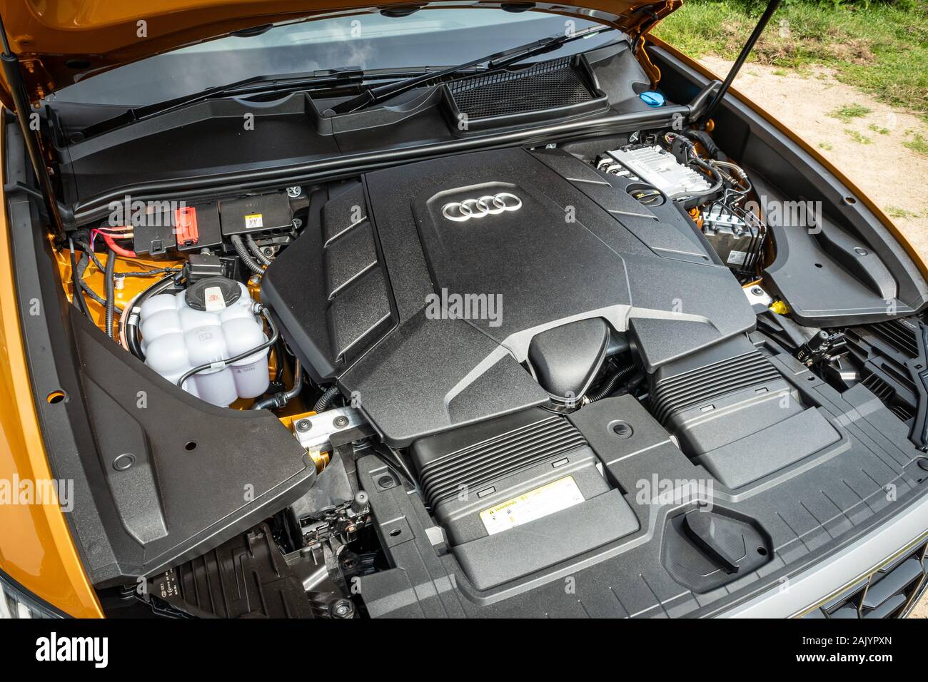 Audi q8 hi-res stock photography and images - Alamy