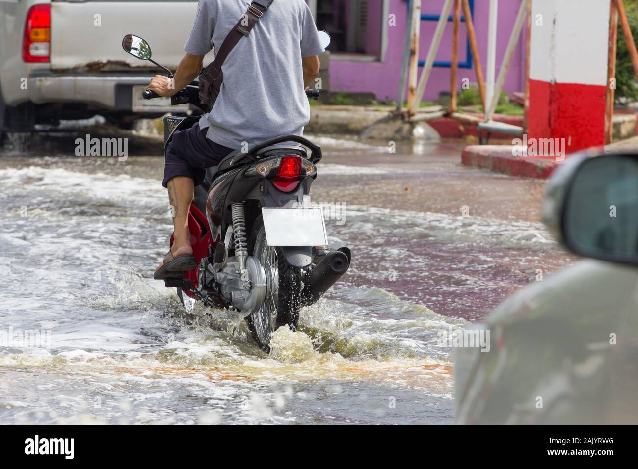 Wet motorcycles hi-res stock photography and images - Alamy