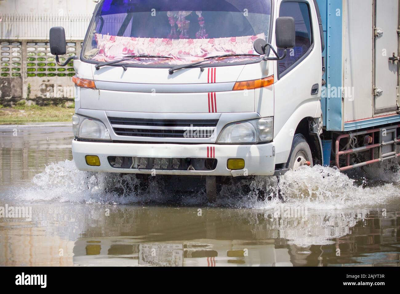 Truck splash hi-res stock photography and images - Alamy