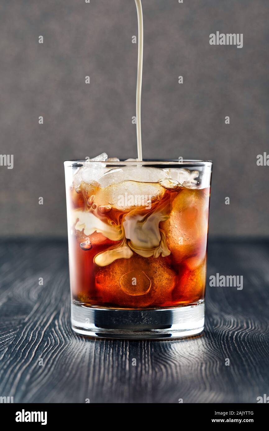 Frozen ice pouring hi-res stock photography and images - Alamy