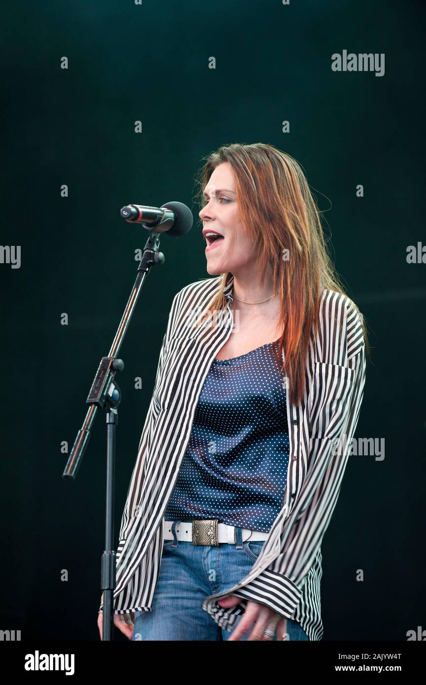 Beth hart performing live on hi-res stock photography and images - Alamy