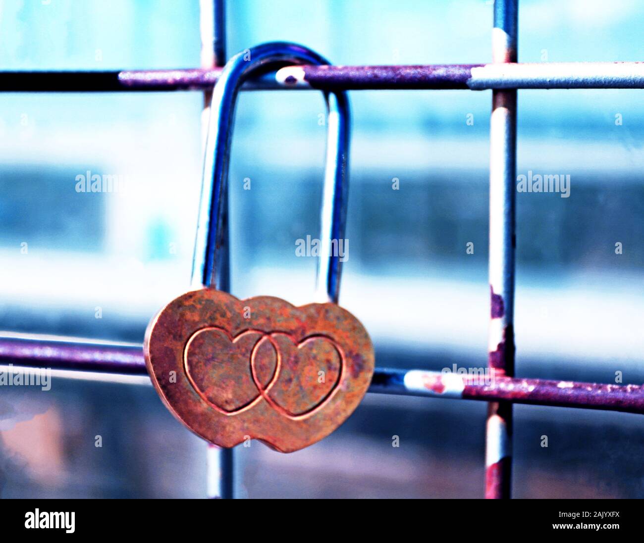Rusty hearts hi-res stock photography and images - Alamy
