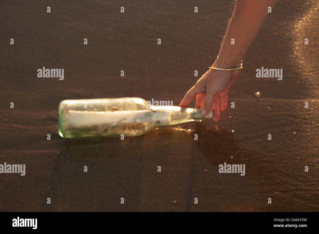 Old message in bottle hi-res stock photography and images - Alamy