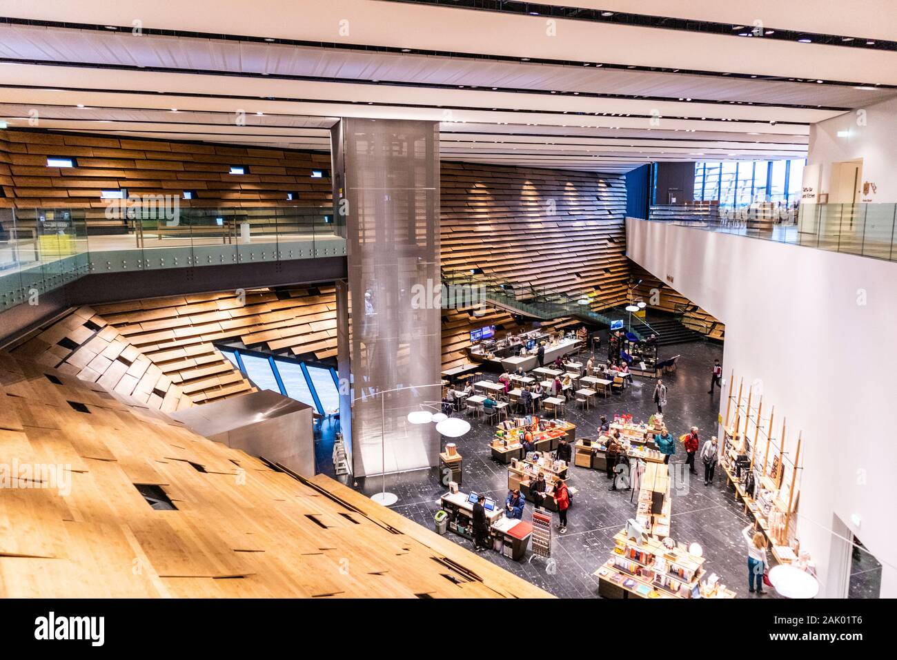 V and a design museum dundee hi-res stock photography and images - Alamy