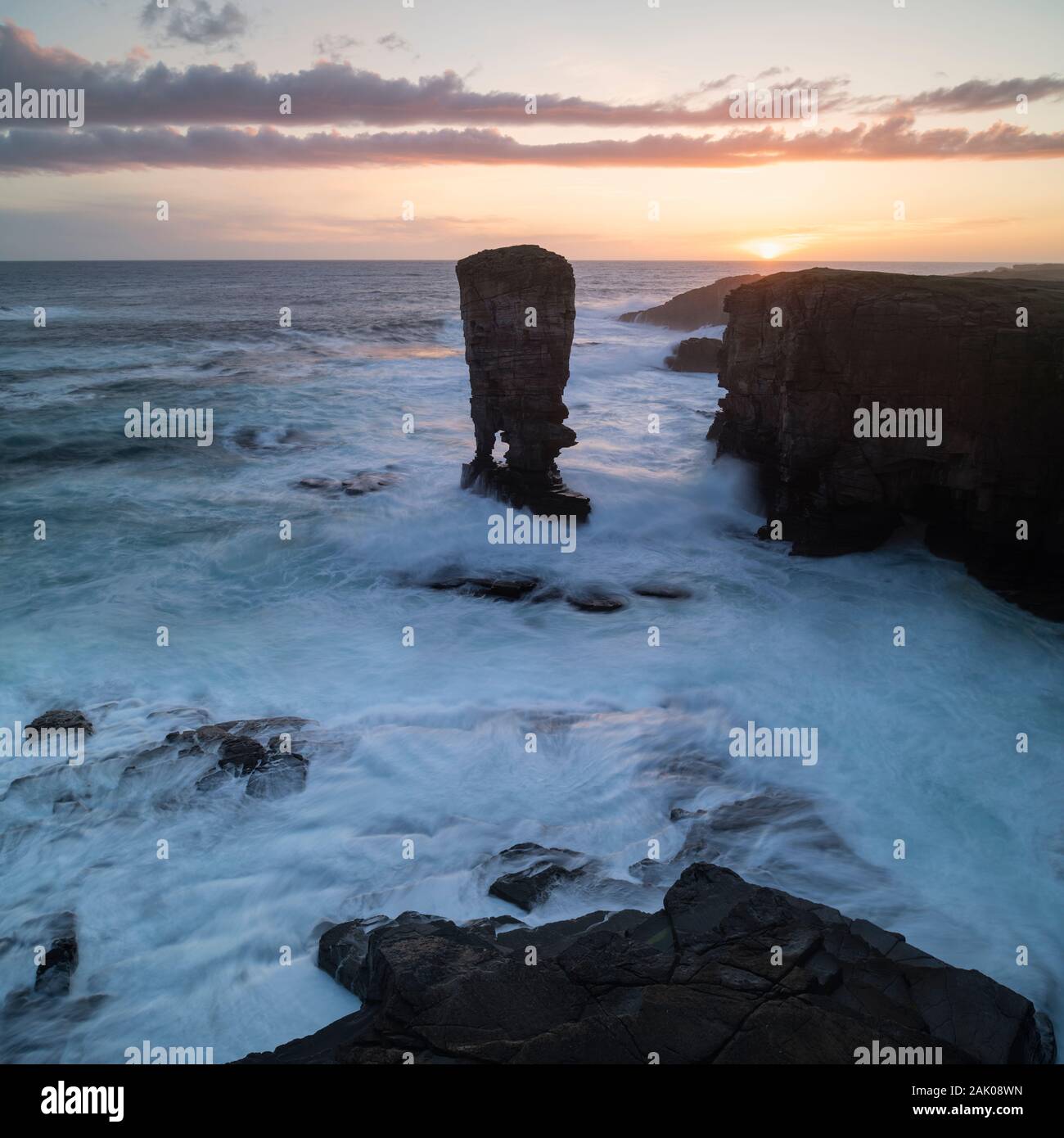 Yesnaby Castle sea stack and coastal cliffs, Orkney, Scotland Stock ...