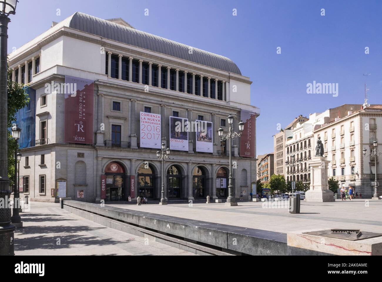 Royal opera house theater hi-res stock photography and images - Alamy