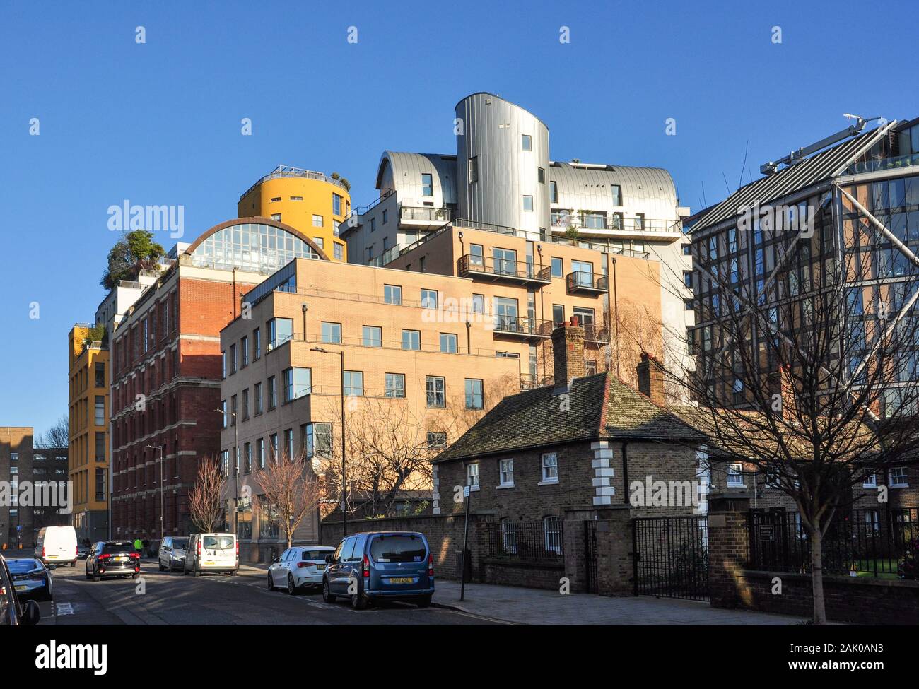 Old. modern and new style buildings, Hopton Street, Bankside, London ...