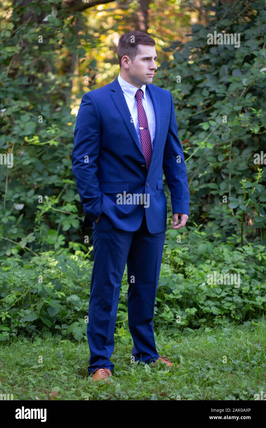 Man outside in suit hi-res stock photography and images - Alamy