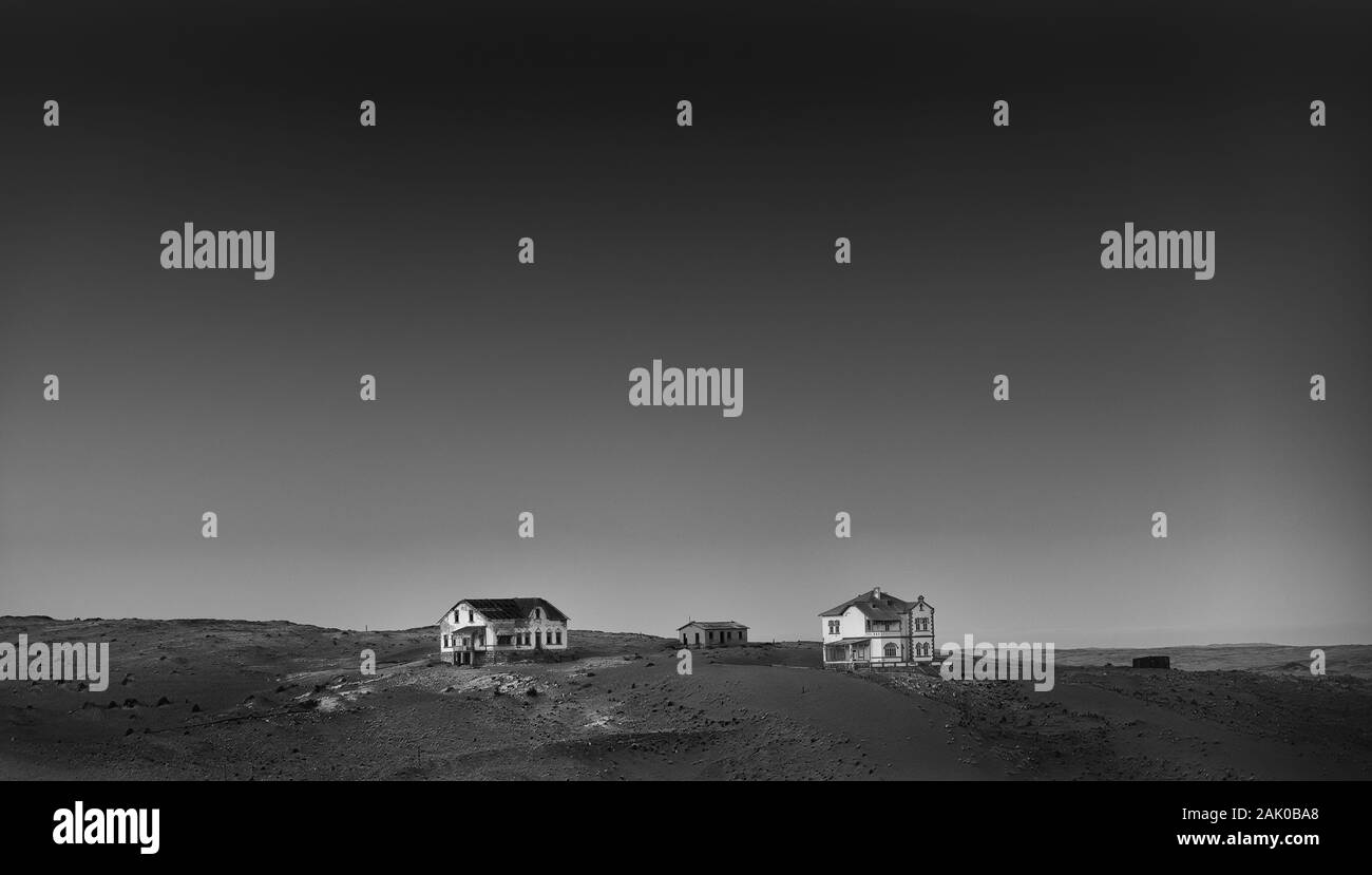 Black and White morning light at Kolmanskop ruins, Namibia Stock Photo ...