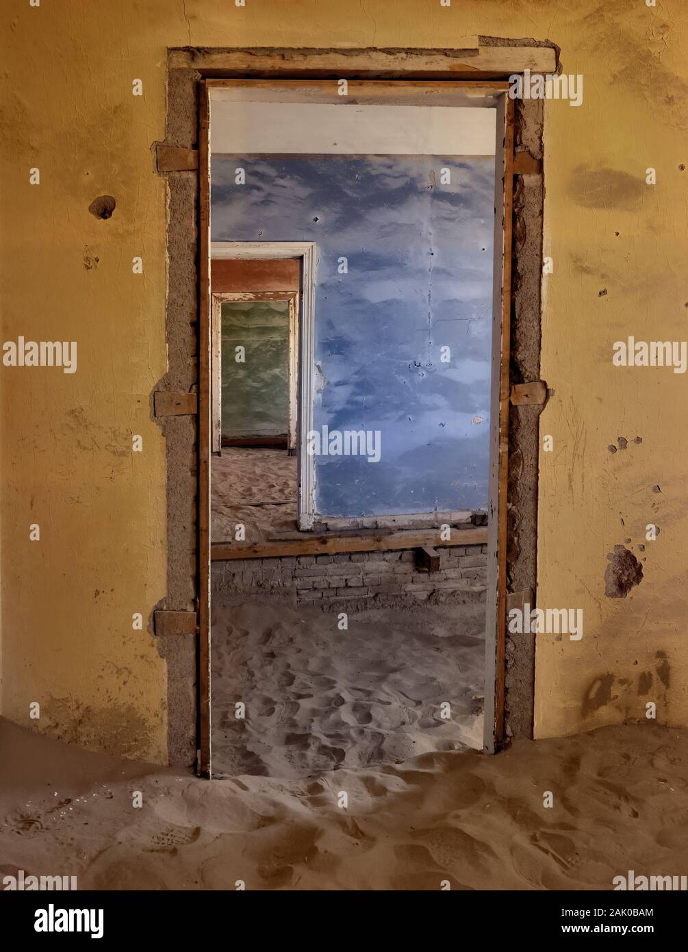 Morning light at Kolmanskop ruins, Namibia Stock Photo - Alamy