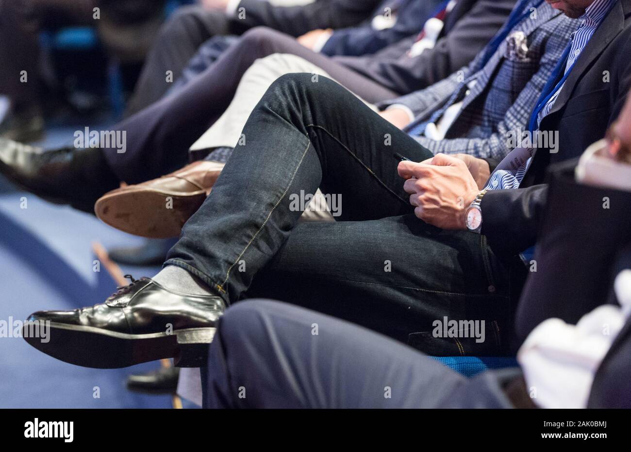 Business man meeting sitting row hi-res stock photography and images ...