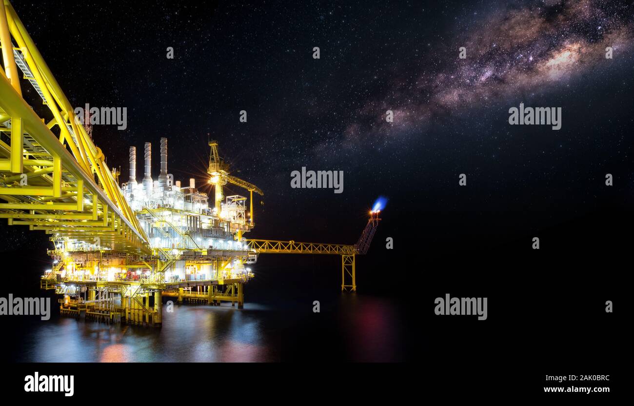 Drilling rig night hi-res stock photography and images - Alamy
