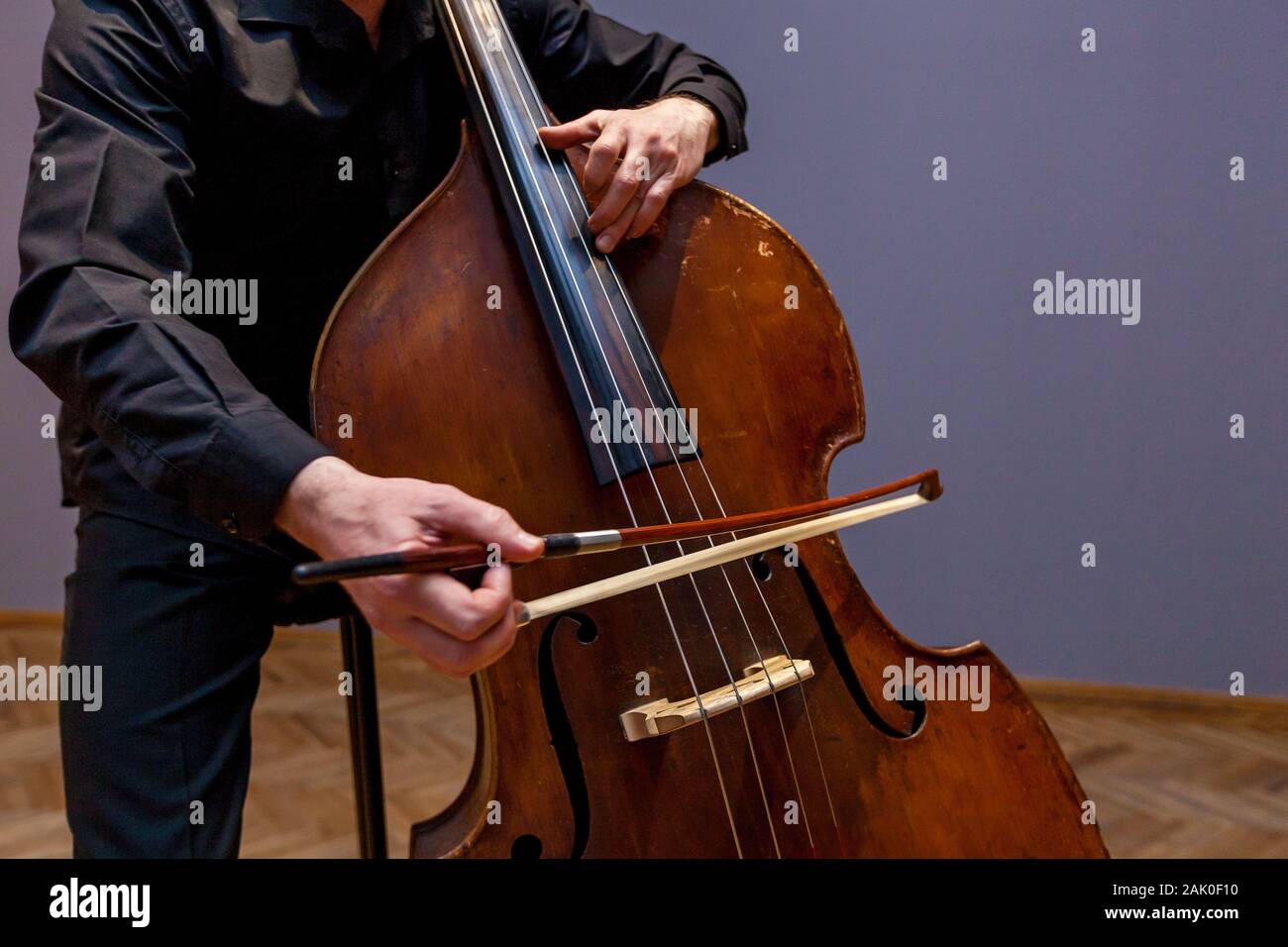 Swing band double bass hi-res stock photography and images - Alamy