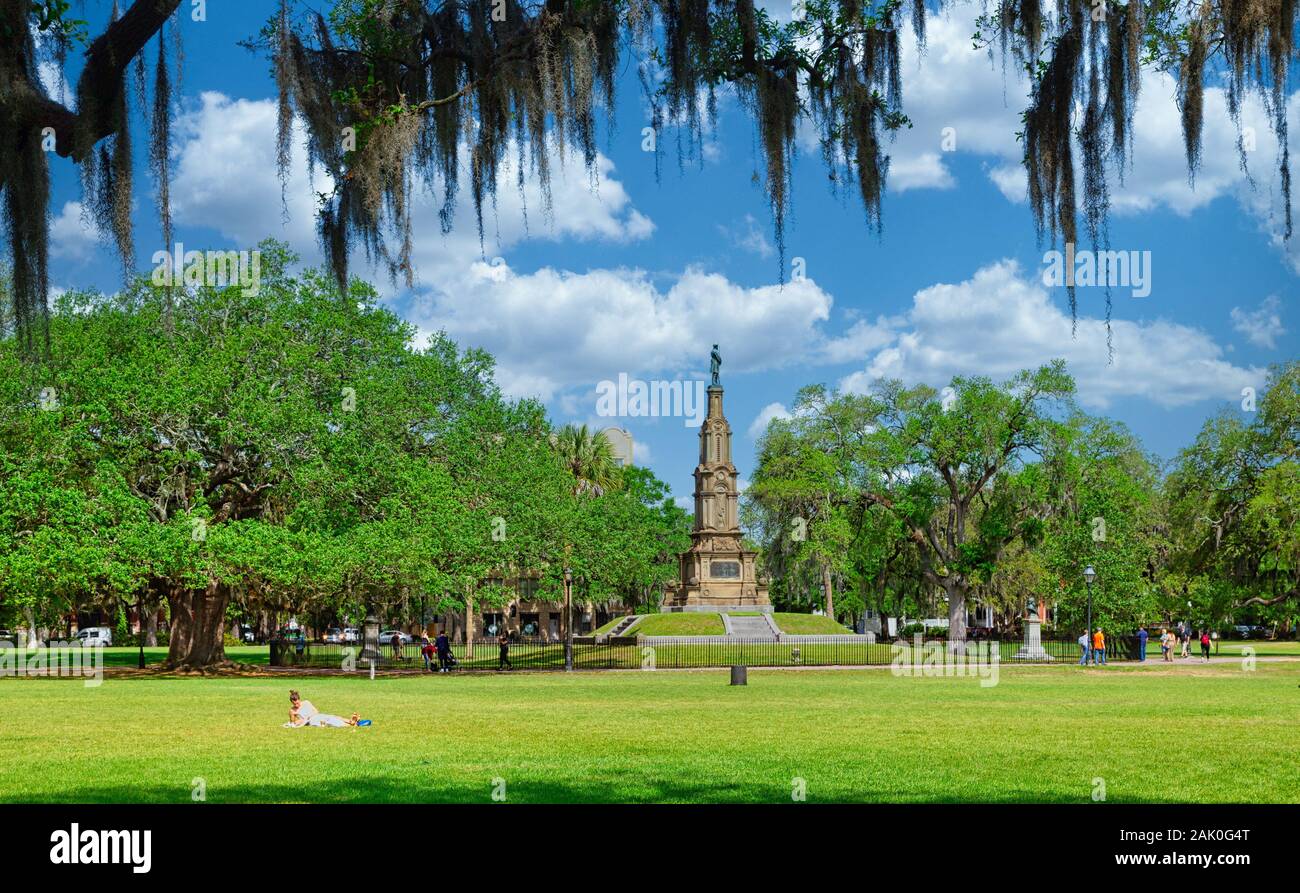 Visitors to Forsyth Park Stock Photo - Alamy