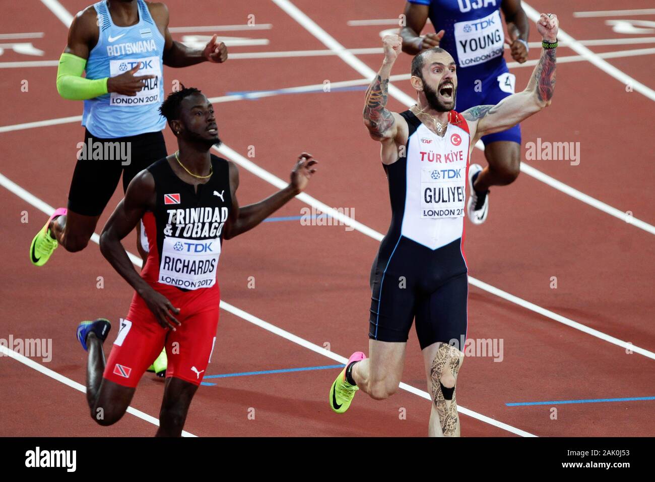 Jereem Richards (Trinitad) and Ramil Guliyev (Turquie) during the Final ...