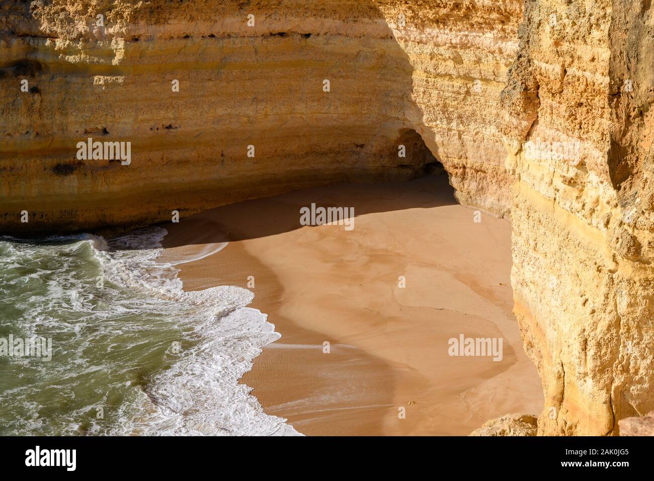 Algarve sandy beach with rocks Stock Photo - Alamy