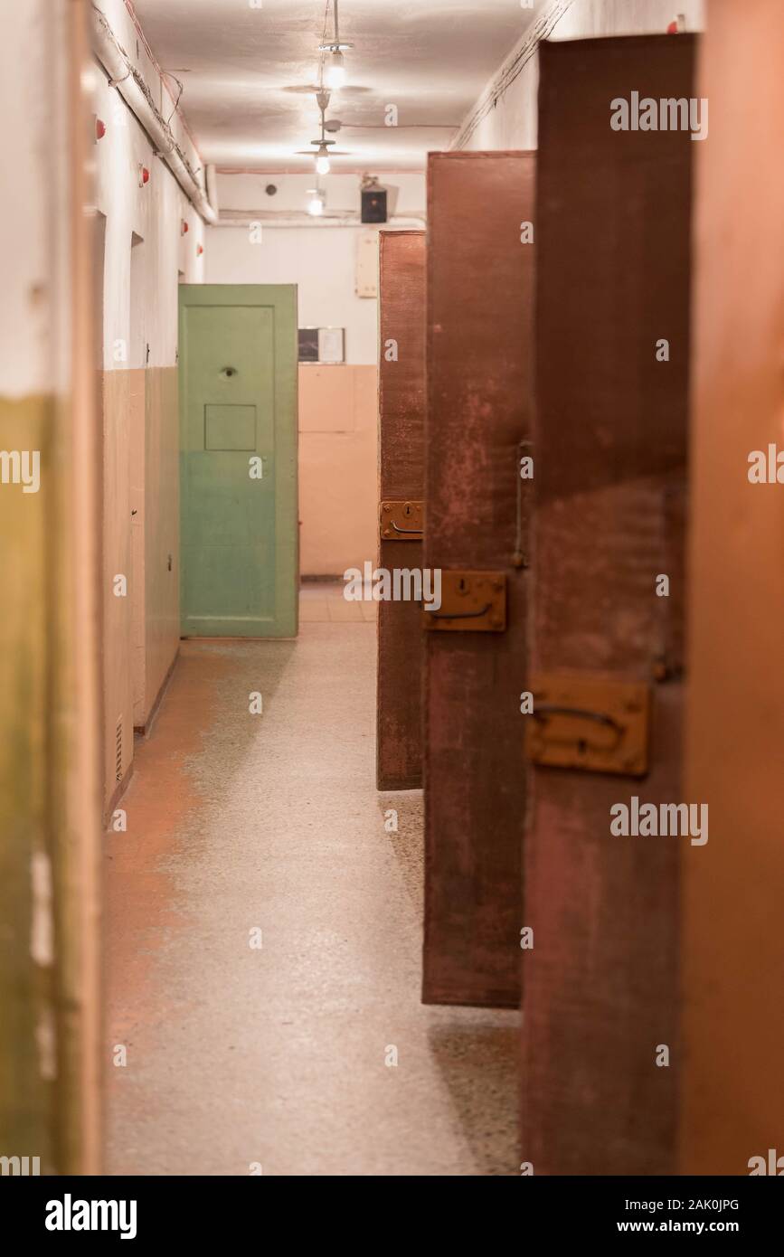 Old prison corridor open cells hi-res stock photography and images - Alamy