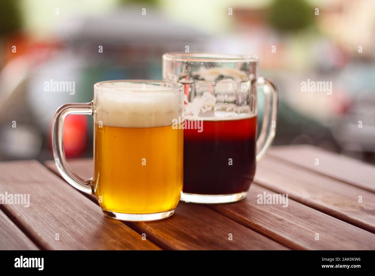 Outdoor beer closeup table hi-res stock photography and images - Alamy