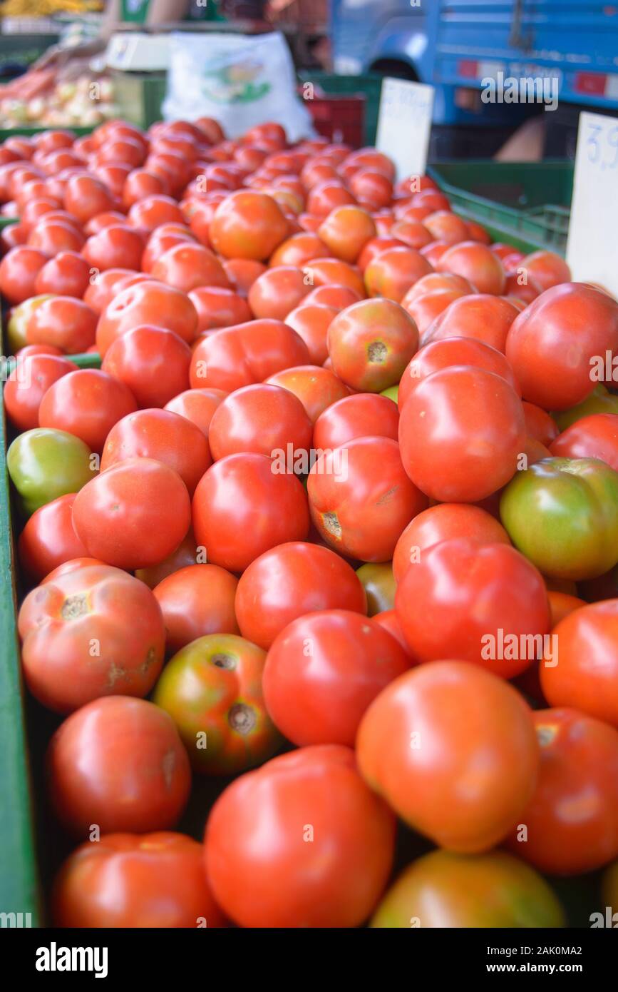 tomatoes at the market Stock Photo - Alamy