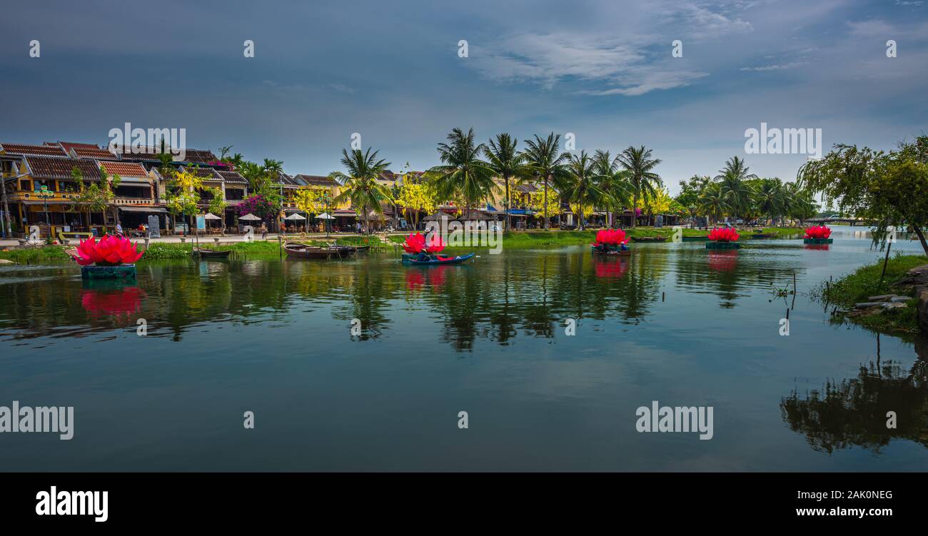 Thu Bon River Old Town Hoi An, Vietnam traditional boats and floating ...