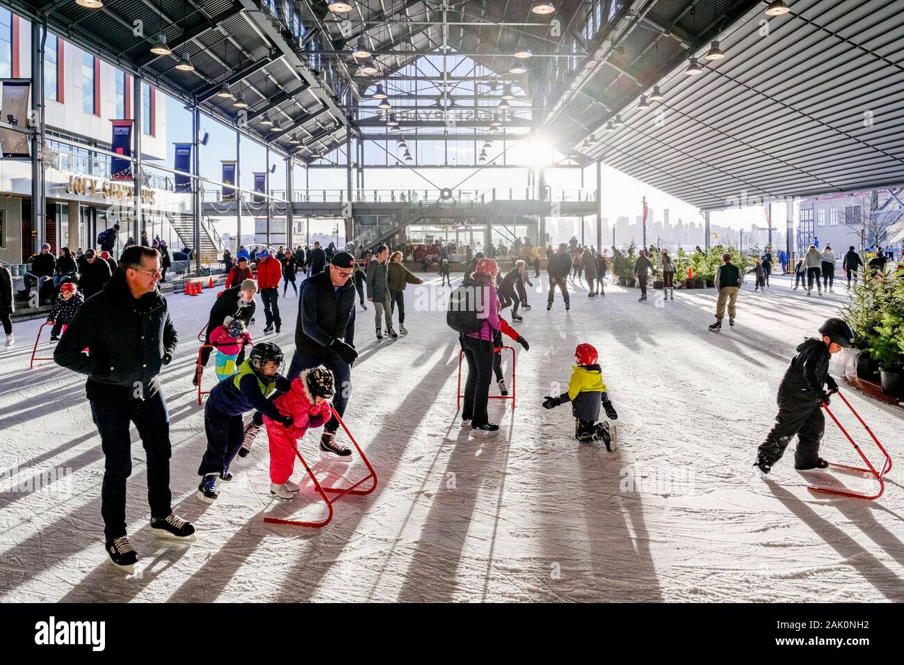 The shipyards skating hi-res stock photography and images - Alamy