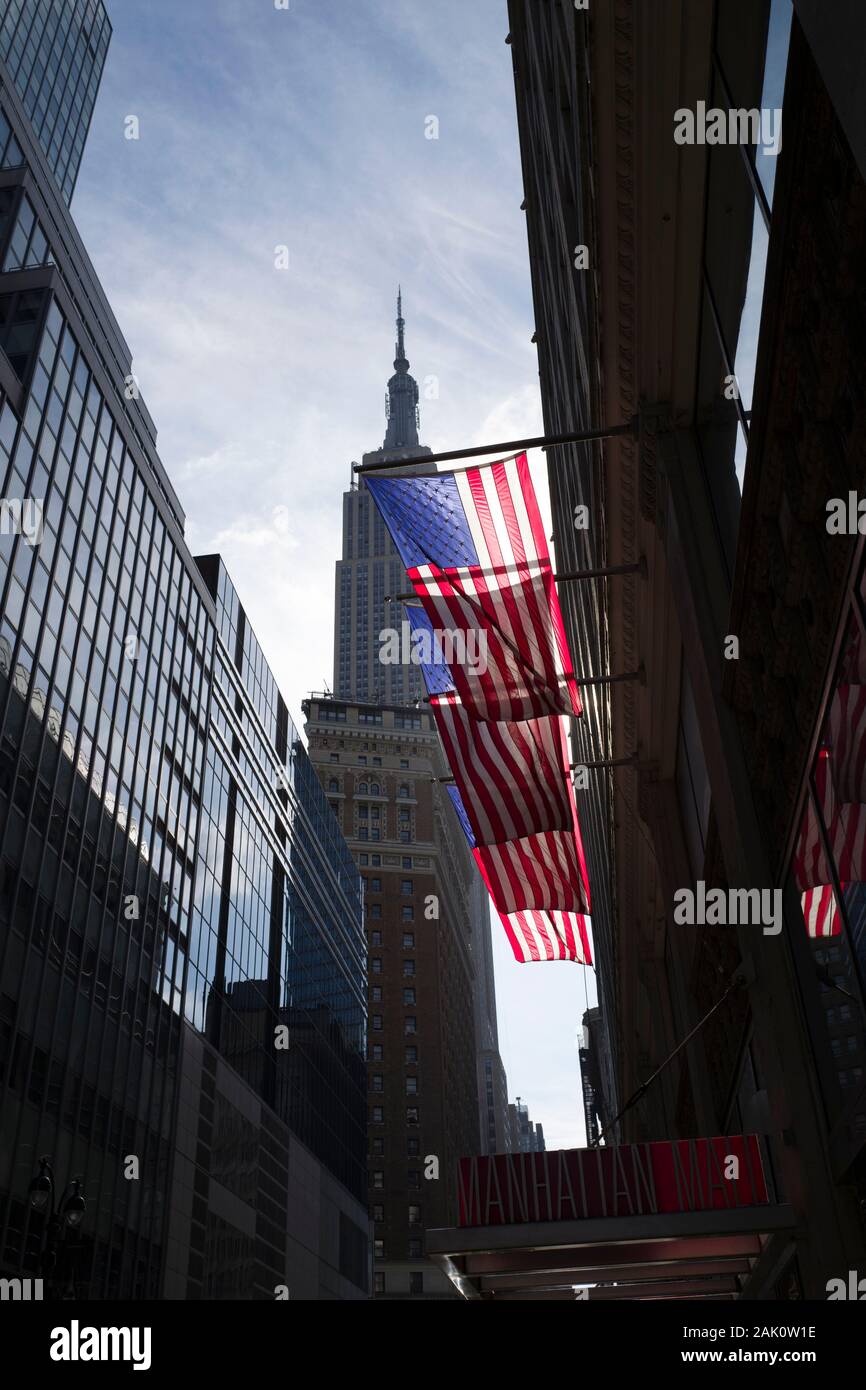 Empire state building camera hi-res stock photography and images - Alamy