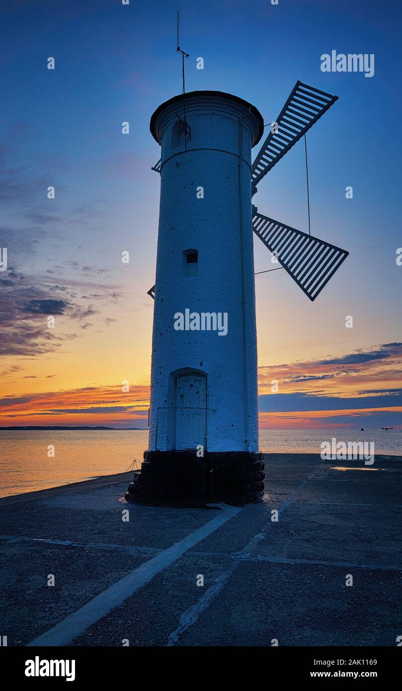 Lighthouse in sunset in Swinemünde on the Baltic Sea. Swinoujscie ...