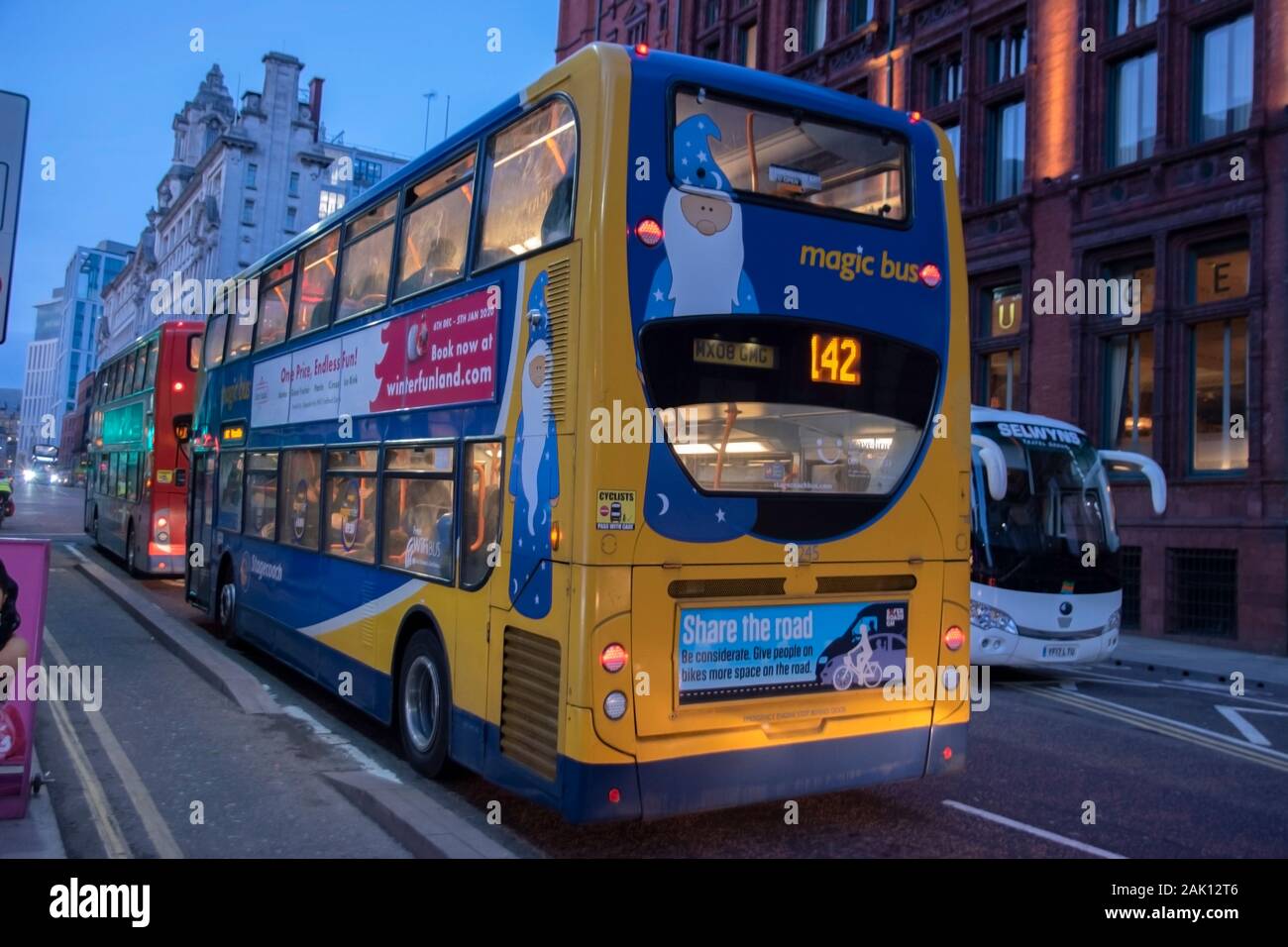 Bus 142 hi-res stock photography and images - Alamy