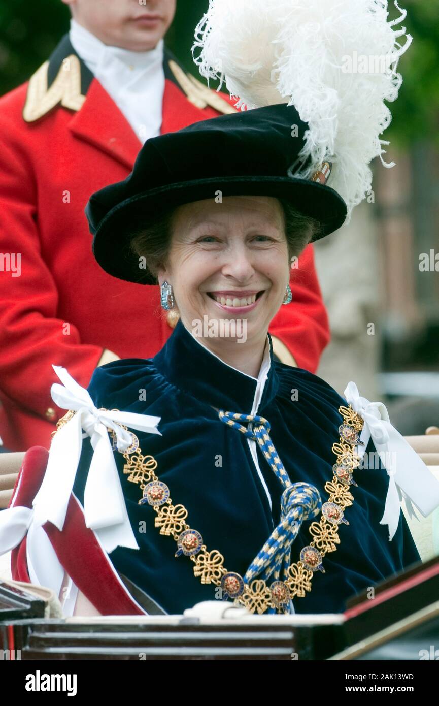 Windsor st georges chapel heraldry hi-res stock photography and images ...