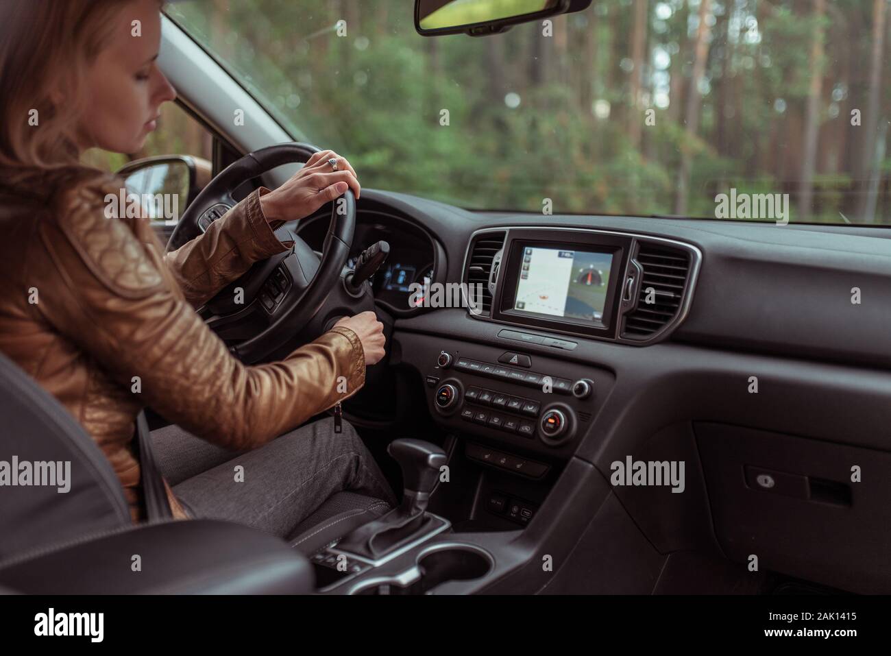 Girl sitting in car switch hi-res stock photography and images - Alamy