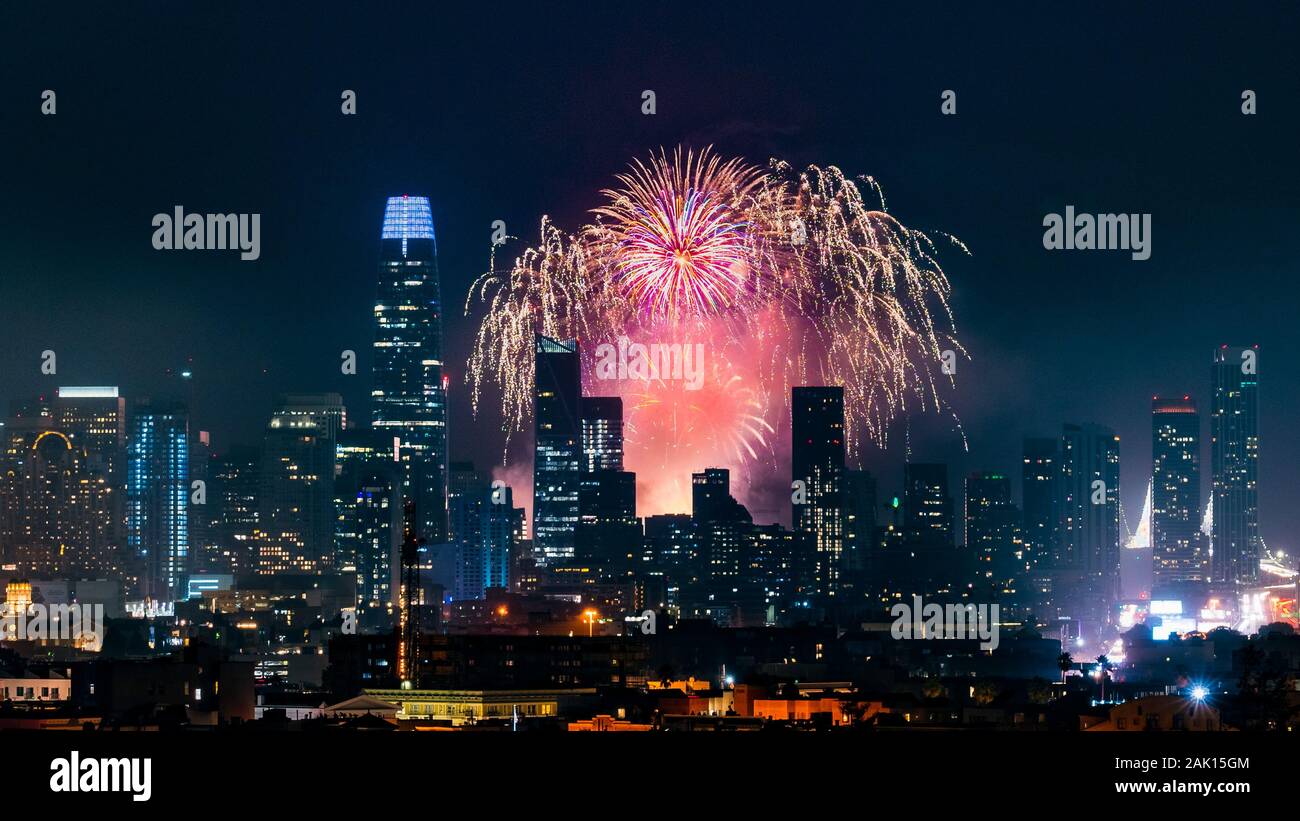 San Francisco downtown skyline visible against the New Year's Day ...