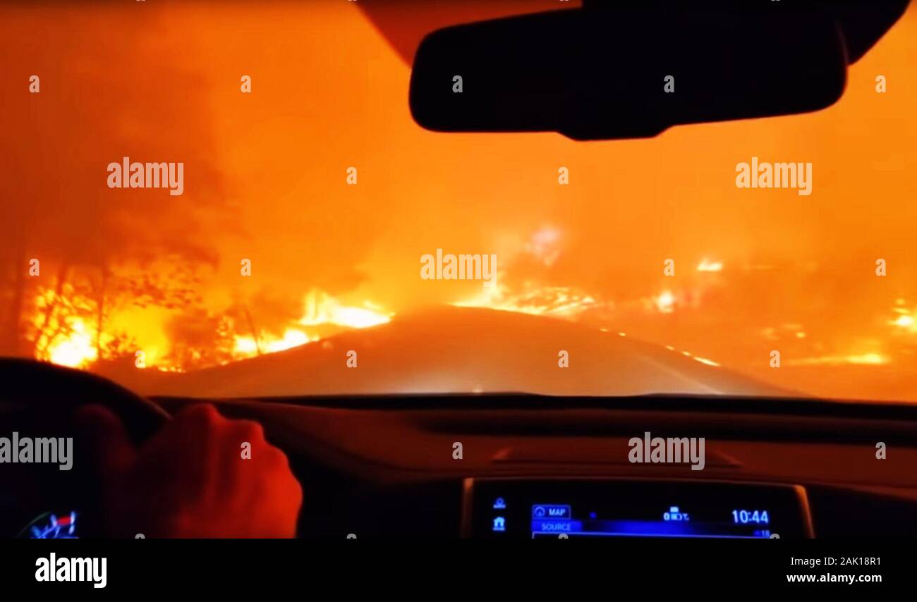 FIRE IN PARADISE, 2019. © Netflix / courtesy Everett Collection Stock ...