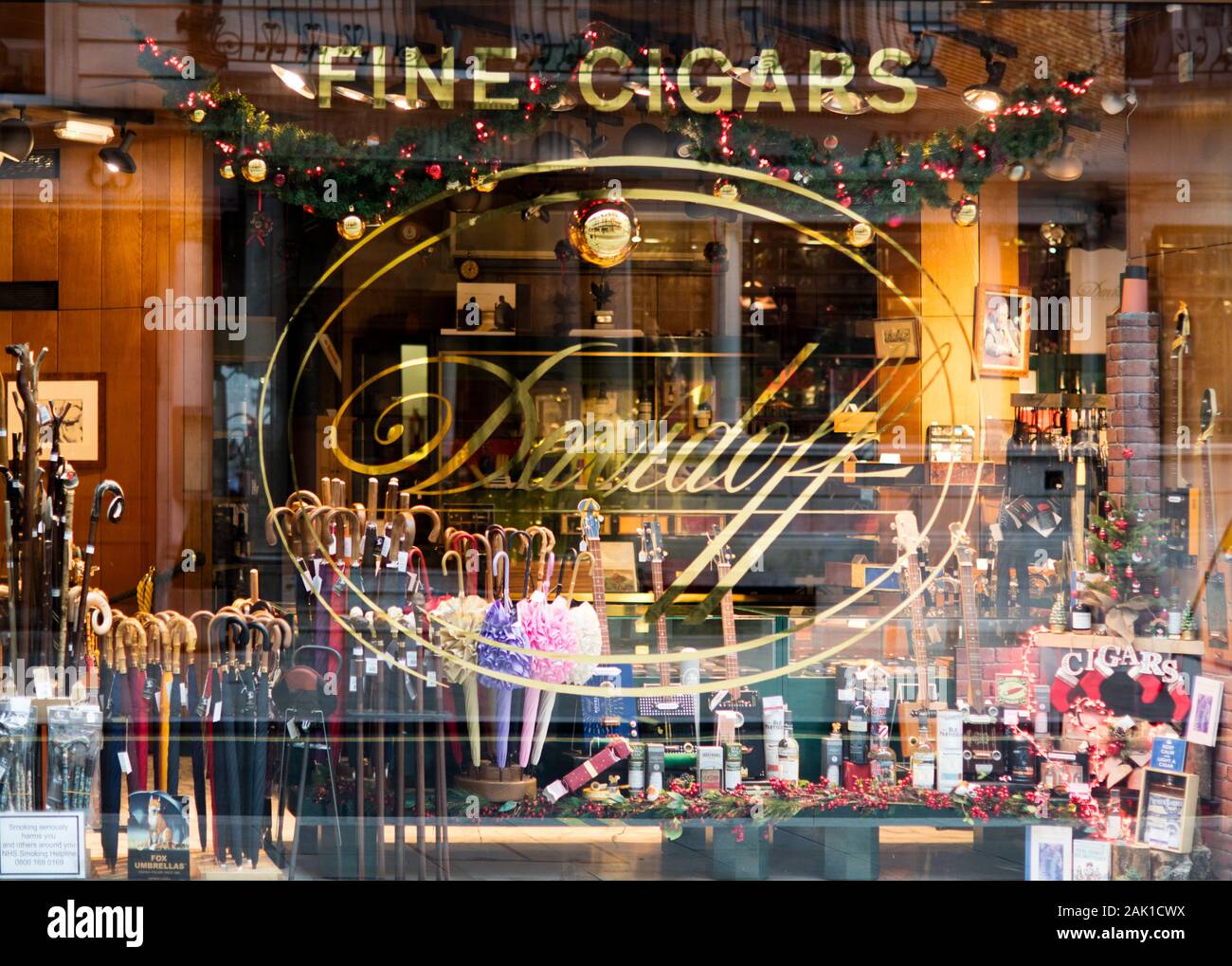 Davidoff store hi-res stock photography and images - Alamy