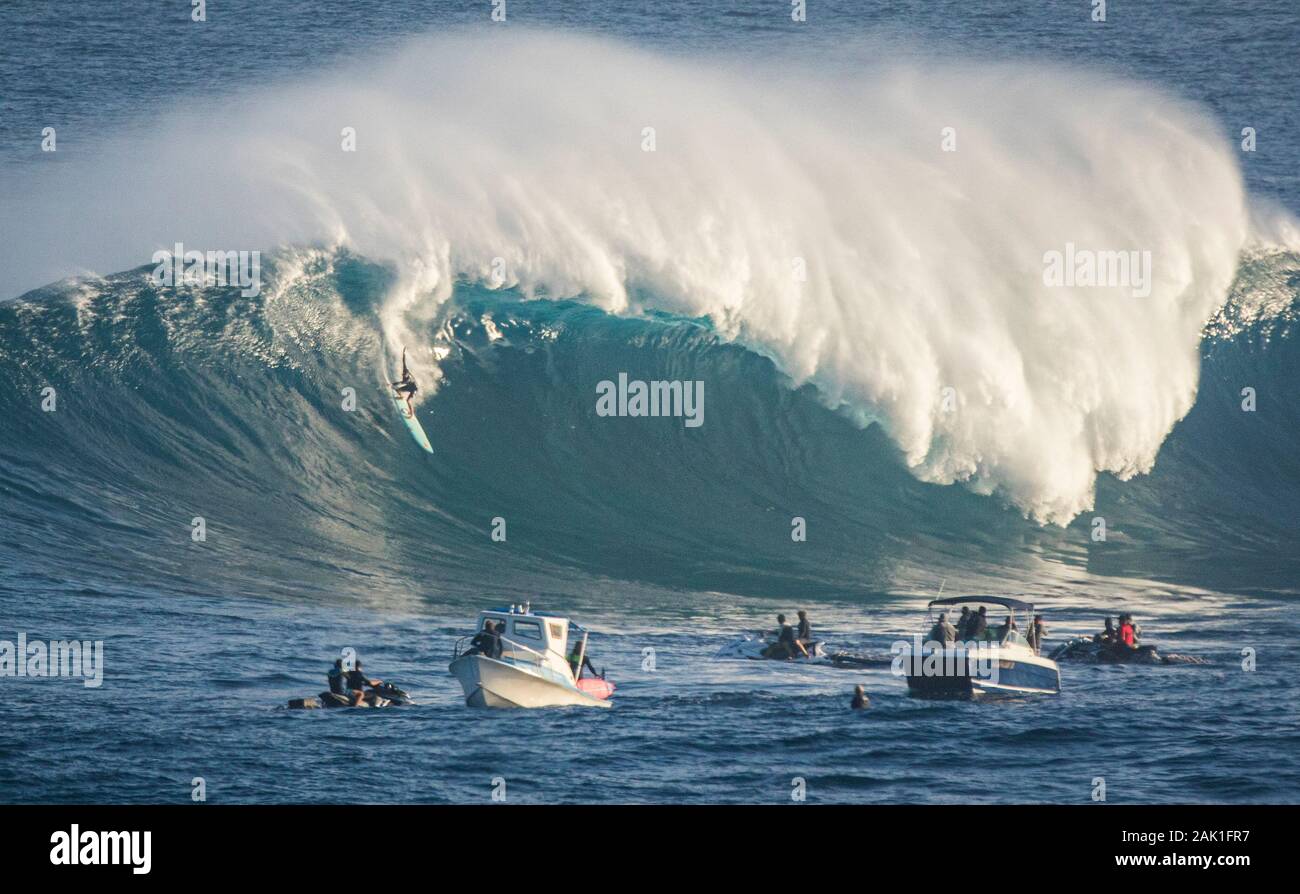 The wave of Jaws in Hawaii Stock Photo - Alamy
