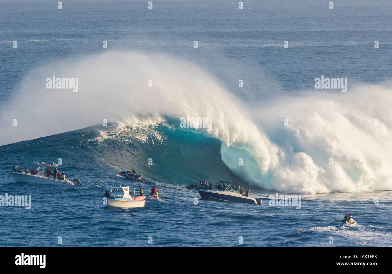 The wave of Jaws in Hawaii Stock Photo - Alamy