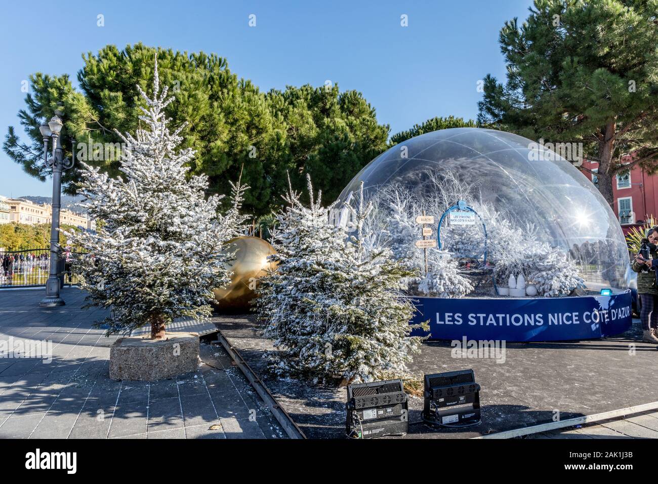 Nice trees hi-res stock photography and images - Alamy