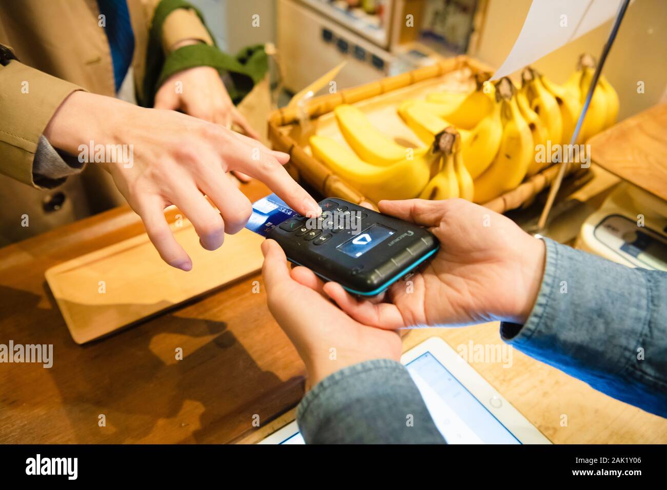 Credit card payment Stock Photo - Alamy