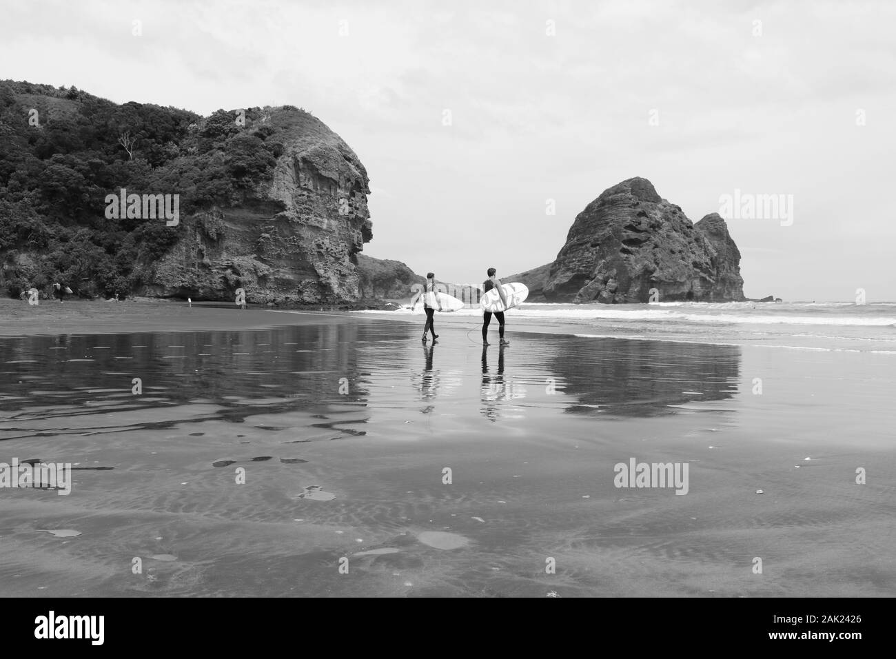 Black & white Piha beach Stock Photo - Alamy