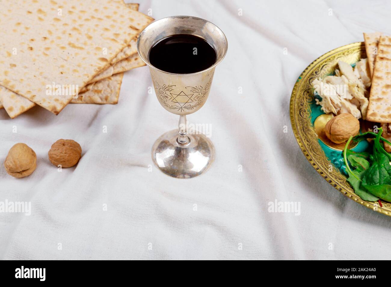 Pessach plate hi-res stock photography and images - Alamy