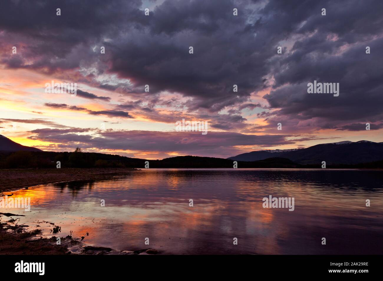 CO00202-00...COLORADO - Sunset over Dillon Reservoir from Pine Cover ...