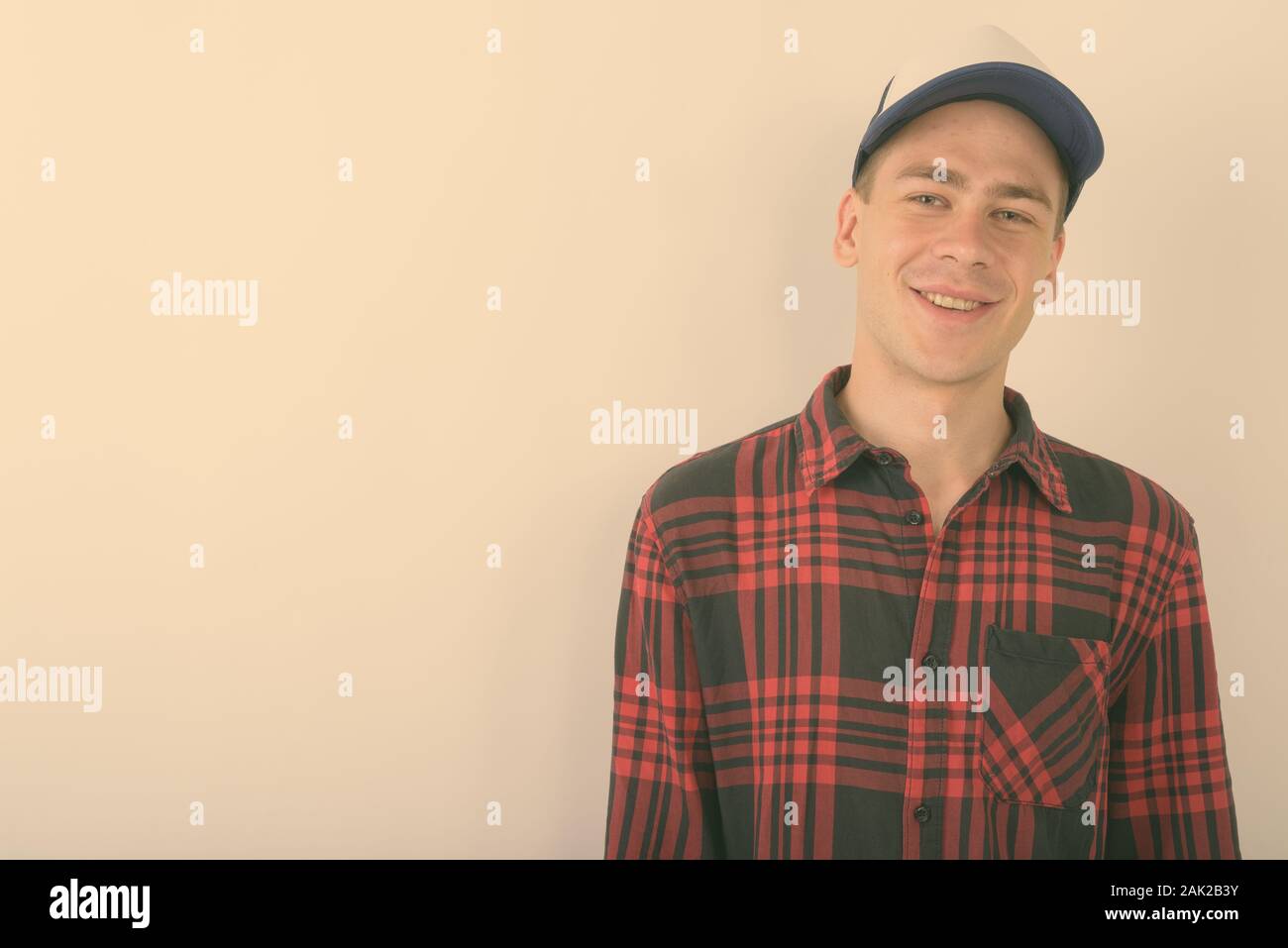 Wearing red baseball cap hi-res stock photography and images - Alamy