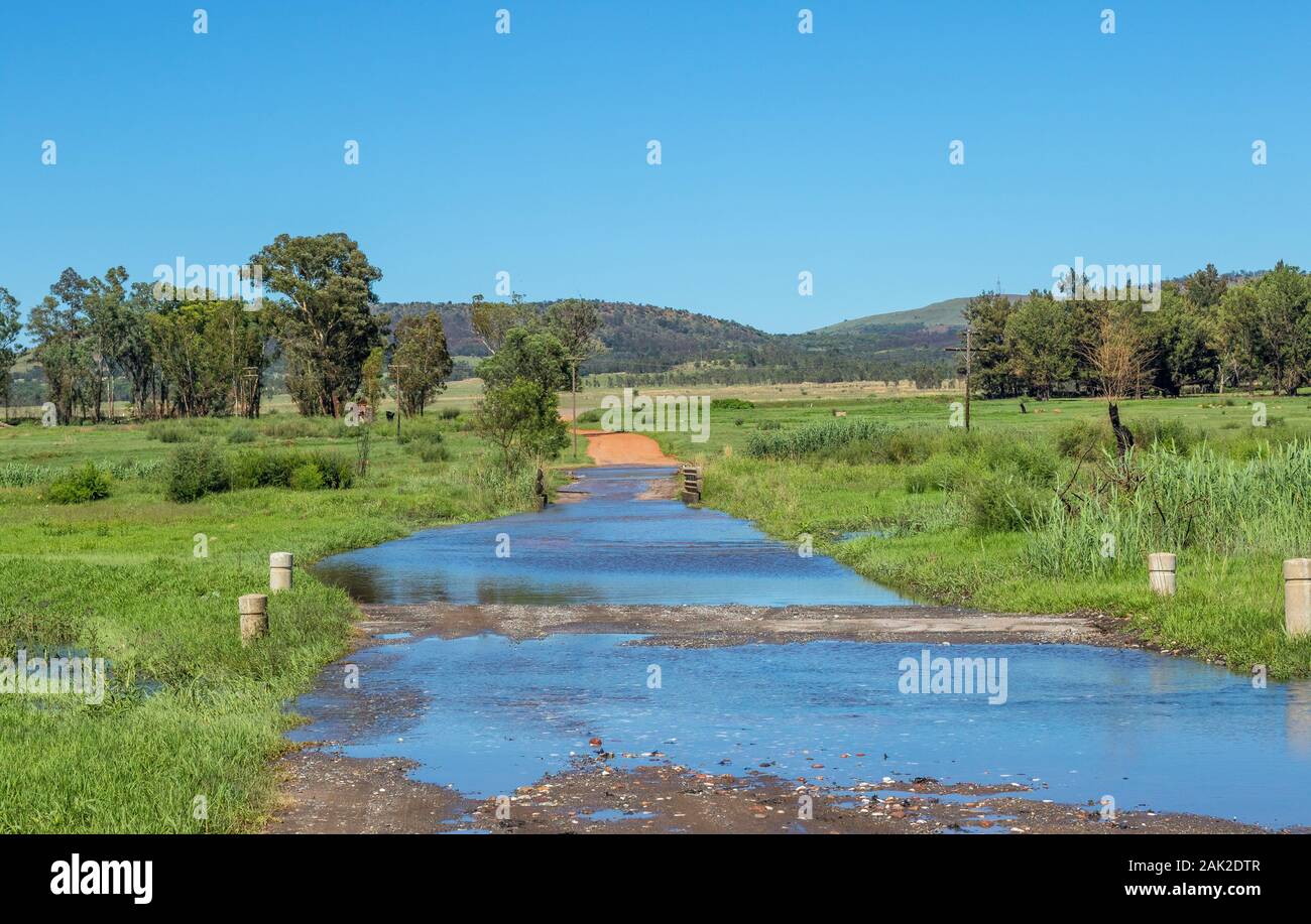 Low lying roads hi-res stock photography and images - Alamy