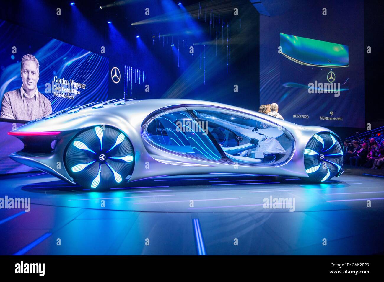 Avatar film hi-res stock photography and images - Alamy