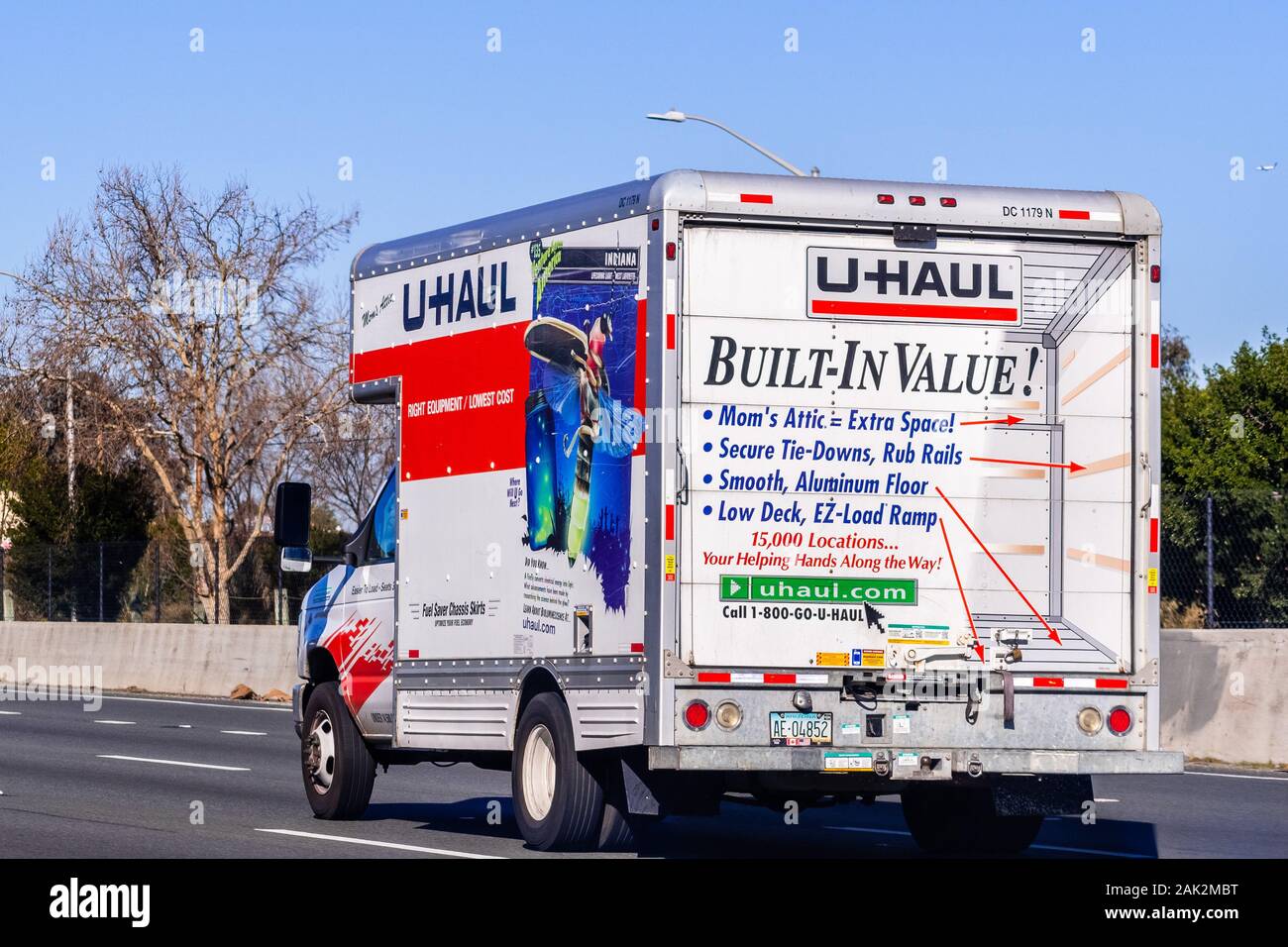 Uhaul moving truck hi-res stock photography and images - Alamy