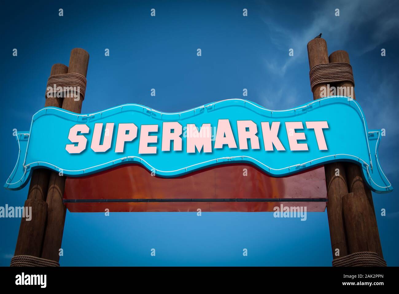 Street Sign the Direction Way to Supermarket Stock Photo - Alamy