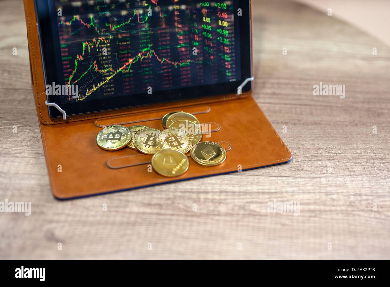 Crypto market analysis hi-res stock photography and images - Alamy