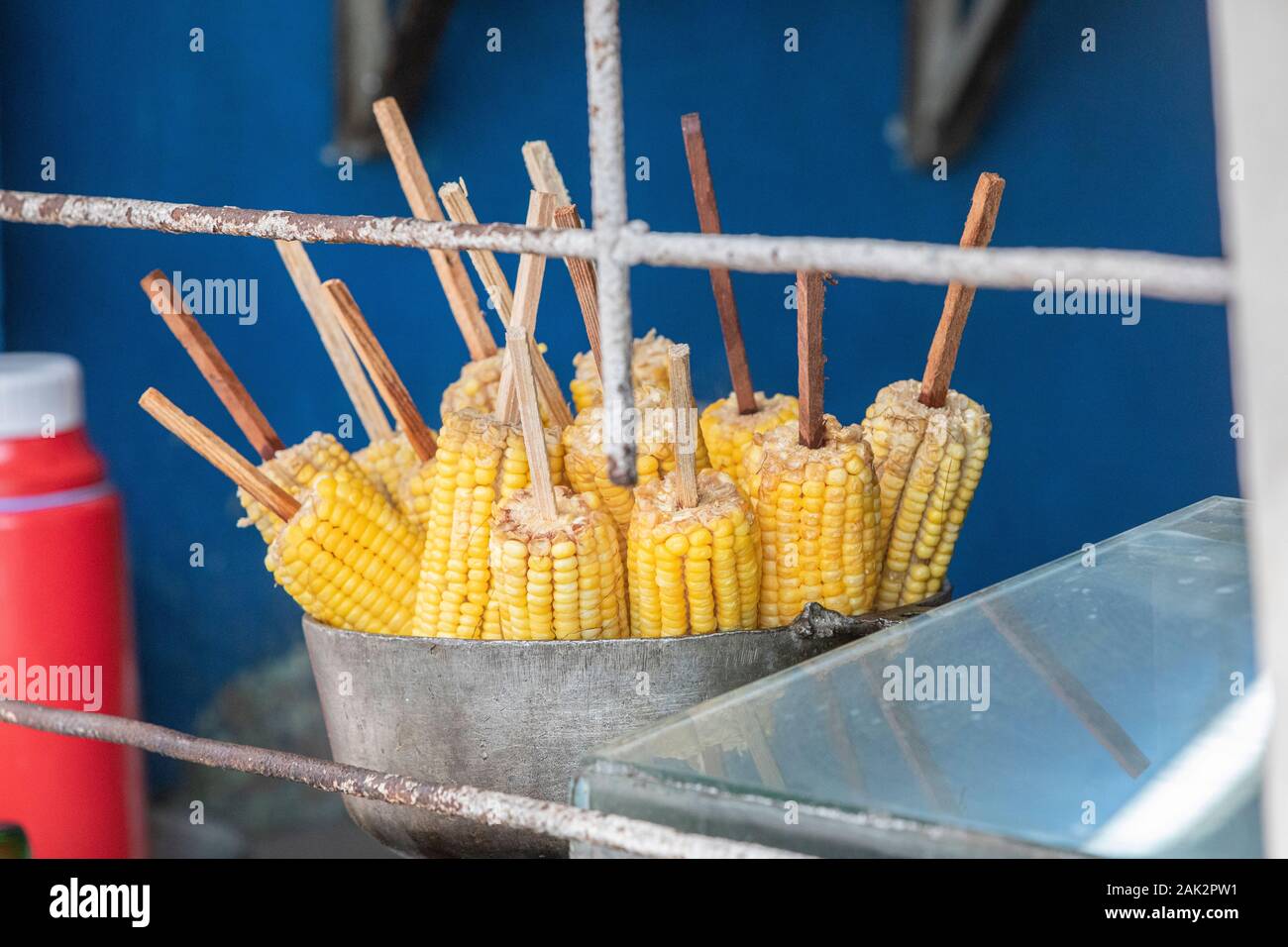 Sweet corn for sale hi-res stock photography and images - Alamy